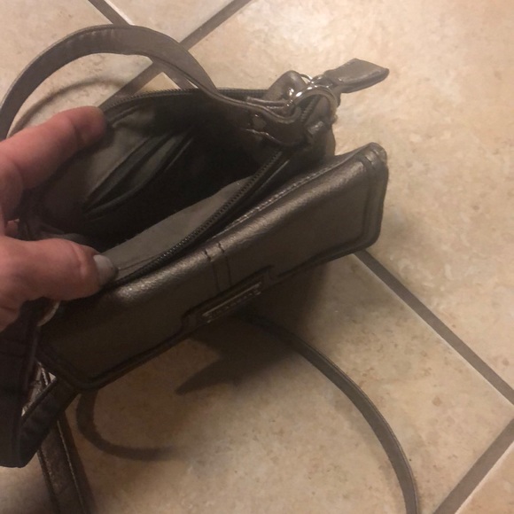 Kim Rogers | Bags | Kim Rogers Metallic Pewter Messenger Bag | Poshmark